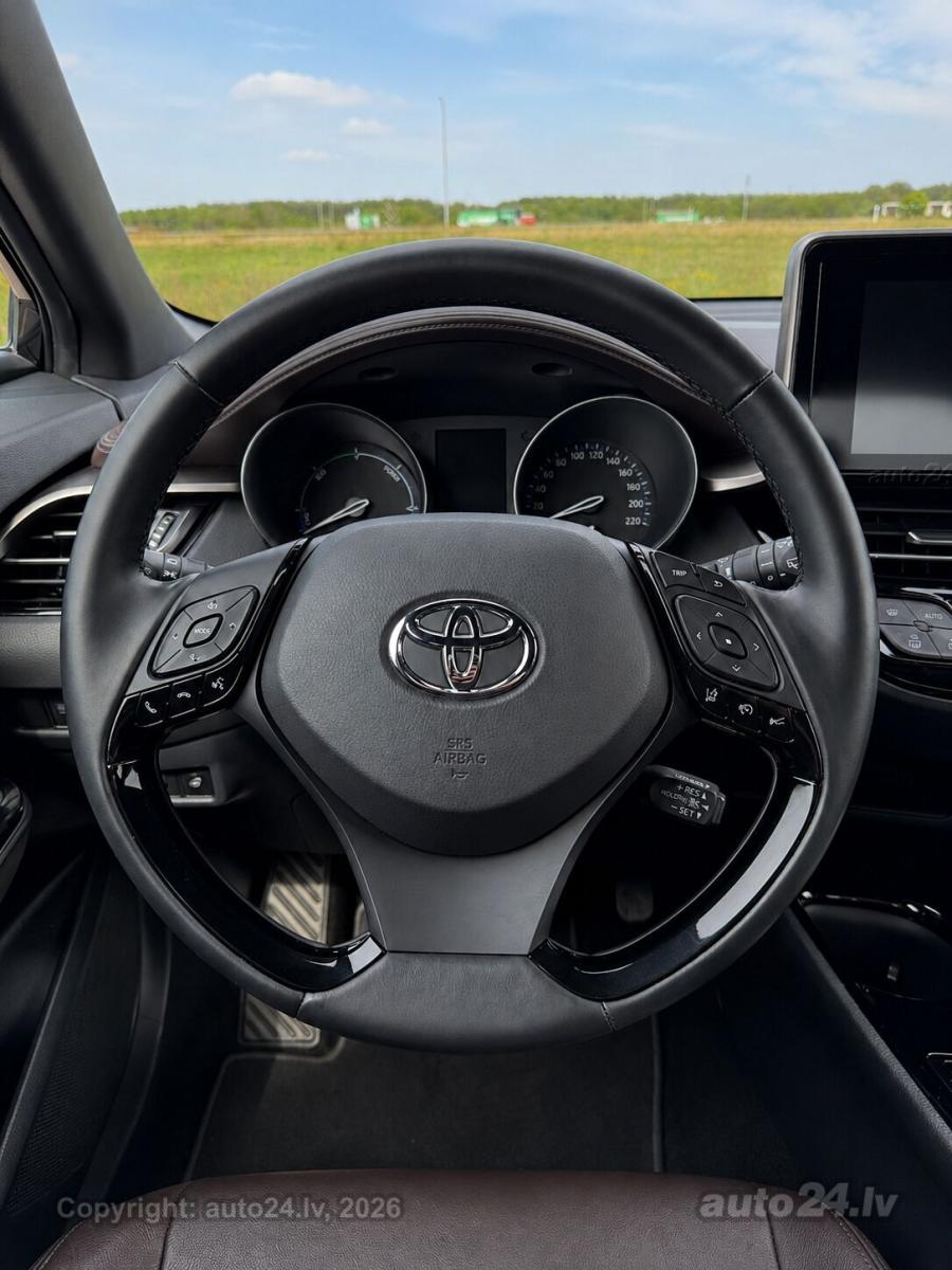 Melns Toyota C-HR 2019 Tallina, ar dzinēja tilpumu 1.80 L un nobraukumu 80 tūkst. km par 18600 €, foto 20 vietnē AUTOMOTO.COM.LV