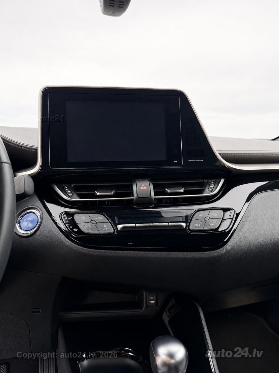Melns Toyota C-HR 2019 Tallina, ar dzinēja tilpumu 1.80 L un nobraukumu 80 tūkst. km par 18600 €, foto 21 vietnē AUTOMOTO.COM.LV