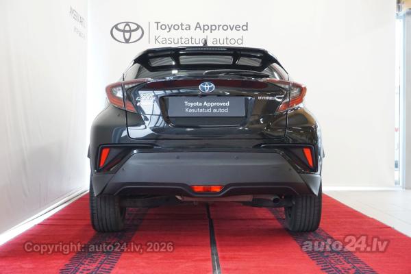 Black Toyota C-HR 2019 in Tartu, with an engine capacity of 1.80 L and mileage of 114 thousand km for 17990 €, photo 4 on AUTOMOTO.COM.LV