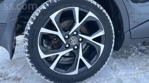 Black Toyota C-HR 2019 in Riga, with an engine capacity of 1.80 L and mileage of 133 thousand km for 17200 €, photo 8 on AUTOMOTO.COM.LV