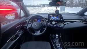 Black Toyota C-HR 2019 in Riga, with an engine capacity of 1.80 L and mileage of 133 thousand km for 17200 €, photo 13 on AUTOMOTO.COM.LV