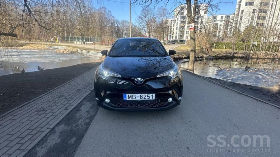 Melns Toyota C-HR 2019 Rīga, ar dzinēja tilpumu 1.80 L un nobraukumu 133 tūkst. km par 15100 €, foto 5 vietnē AUTOMOTO.COM.LV