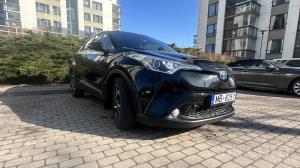 Melns Toyota C-HR 2019 Rīga, ar dzinēja tilpumu 1.80 L un nobraukumu 133 tūkst. km par 15100 €, foto 7 vietnē AUTOMOTO.COM.LV