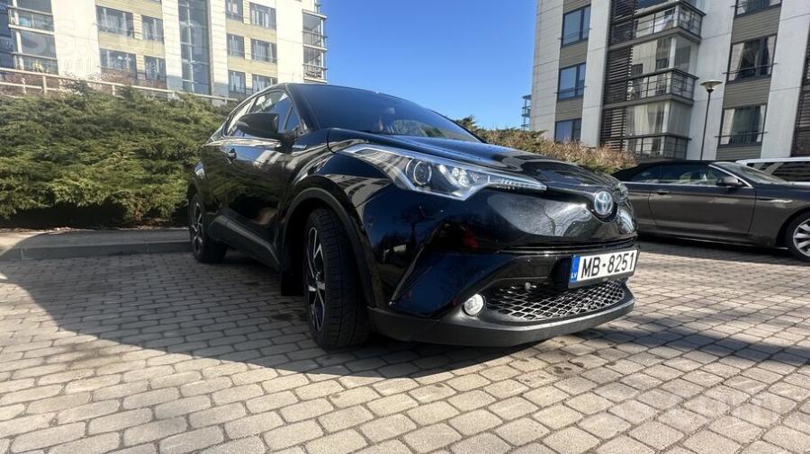 Melns Toyota C-HR 2019 Rīga, ar dzinēja tilpumu 1.80 L un nobraukumu 133 tūkst. km par 15100 €, foto 7 vietnē AUTOMOTO.COM.LV