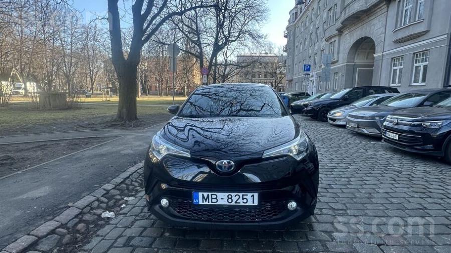 Melns Toyota C-HR 2019 Rīga, ar dzinēja tilpumu 1.80 L un nobraukumu 133 tūkst. km par 15100 €, foto 8 vietnē AUTOMOTO.COM.LV