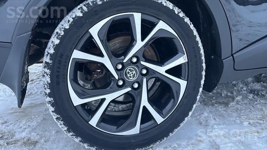 Melns Toyota C-HR 2019 Rīga, ar dzinēja tilpumu 1.80 L un nobraukumu 133 tūkst. km par 15100 €, foto 9 vietnē AUTOMOTO.COM.LV