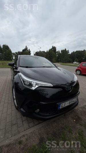 Черный Тойота C-HR 2019 в Рига, объемом двигателя 1.80 л и пробегом 162 тыс. км за 15500 €, фото  на AUTOMOTO.COM.LV