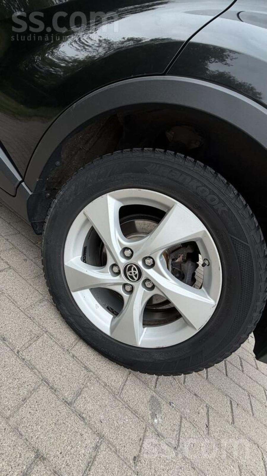 Черный Тойота C-HR 2019 в Рига, объемом двигателя 1.80 л и пробегом 162 тыс. км за 15500 €, фото 3 на AUTOMOTO.COM.LV