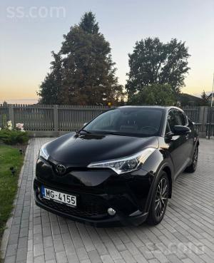 Black Toyota C-HR 2019 in Riga, with an engine capacity of 1.20 L and mileage of 90 thousand km for 16300 €, photo 4 on AUTOMOTO.COM.LV