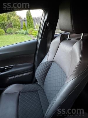 Black Toyota C-HR 2019 in Riga, with an engine capacity of 1.20 L and mileage of 90 thousand km for 16300 €, photo 6 on AUTOMOTO.COM.LV