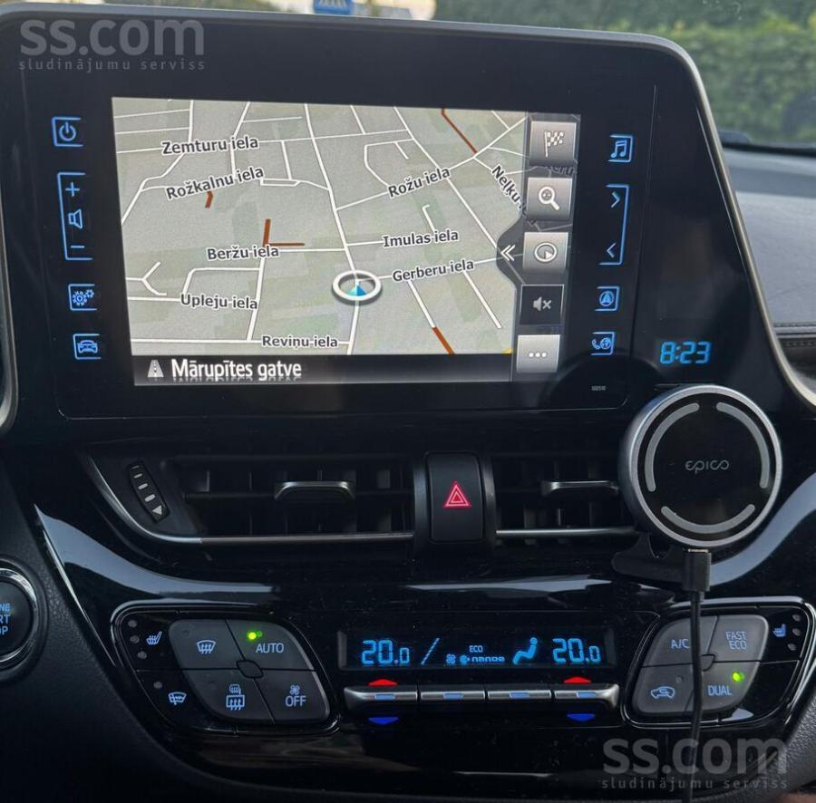 Black Toyota C-HR 2019 in Riga, with an engine capacity of 1.20 L and mileage of 90 thousand km for 16300 €, photo 8 on AUTOMOTO.COM.LV
