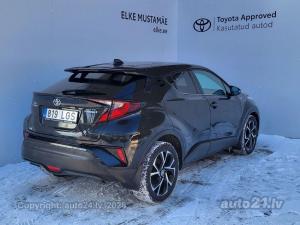 Черный Тойота C-HR 2021 в Таллин, объемом двигателя 1.80 л и пробегом 31 тыс. км за 21995 €, фото 2 на AUTOMOTO.COM.LV
