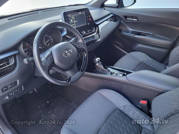 Melns Toyota C-HR 2021 Tallina, ar dzinēja tilpumu 1.80 L un nobraukumu 31 tūkst. km par 21995 €, foto 11 vietnē AUTOMOTO.COM.LV