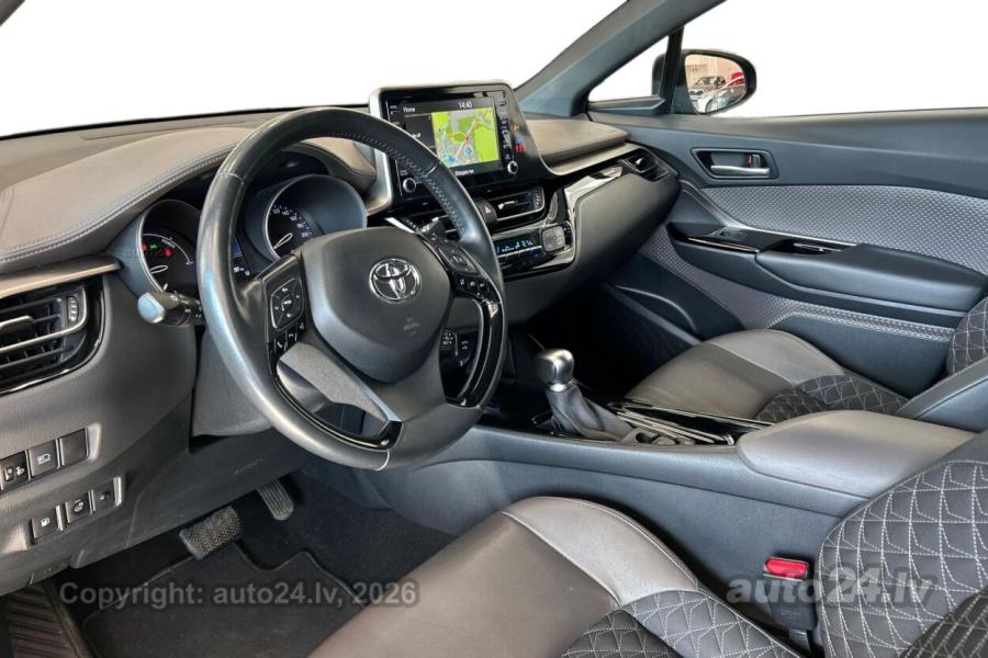 Black Toyota C-HR 2021 in Parnu, with an engine capacity of 1.80 L and mileage of 102 thousand km for 21490 €, photo 11 on AUTOMOTO.COM.LV