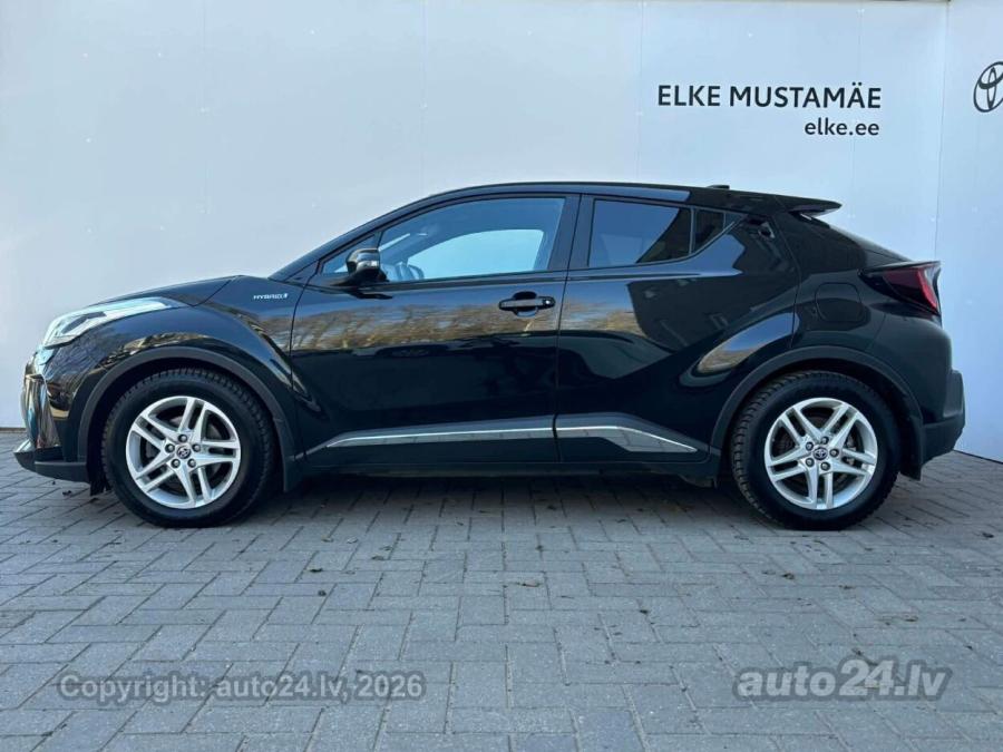 Black Toyota C-HR 2021 in Tallinn, with an engine capacity of 1.80 L and mileage of 58 thousand km for 20495 €, photo 7 on AUTOMOTO.COM.LV