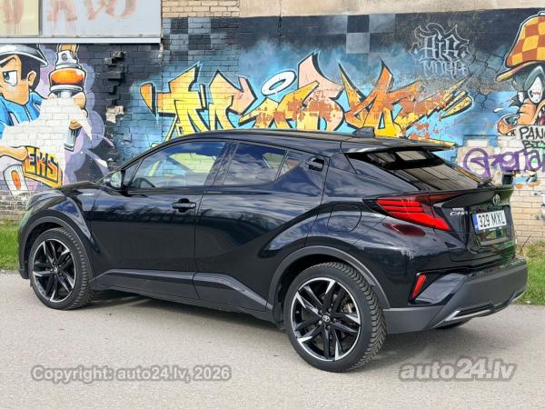 Черный Тойота C-HR 2021 в Таллин, объемом двигателя 2.00 л и пробегом 72 тыс. км за 24999 €, фото 4 на AUTOMOTO.COM.LV
