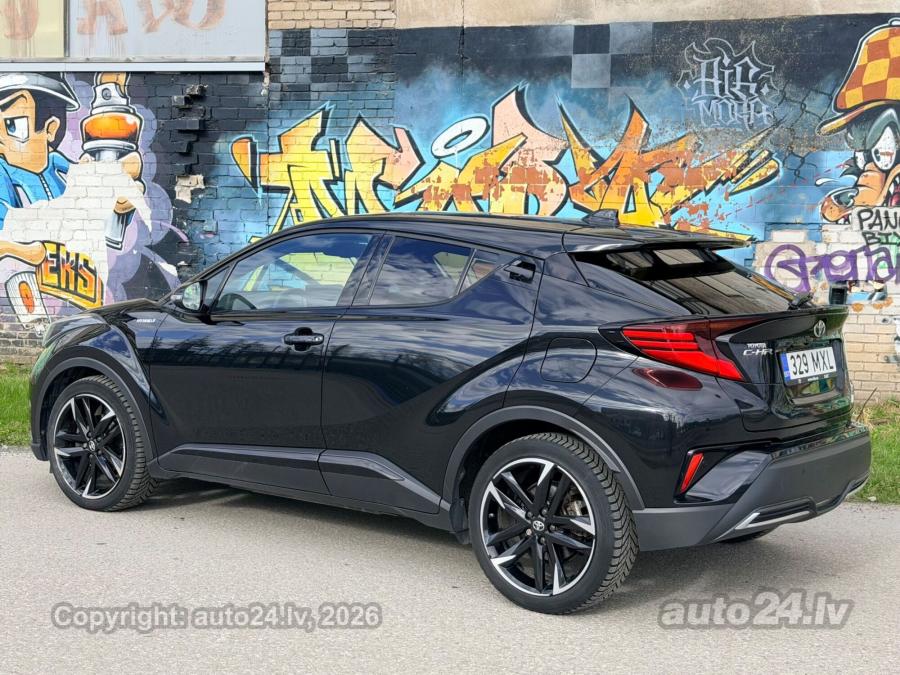 Черный Тойота C-HR 2021 в Таллин, объемом двигателя 2.00 л и пробегом 72 тыс. км за 24999 €, фото 5 на AUTOMOTO.COM.LV