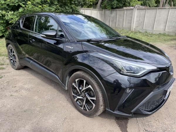 Черный Тойота C-HR 2021 в Каунас, объемом двигателя 1.80 л и пробегом 70 тыс. км за 14600 €, фото 1 на AUTOMOTO.COM.LV