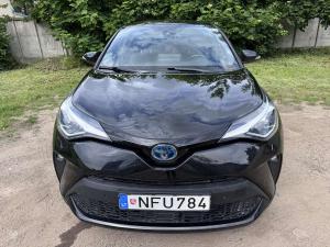 Black Toyota C-HR 2021 in Kaunas, with an engine capacity of 1.80 L and mileage of 70 thousand km for 14600 €, photo 3 on AUTOMOTO.COM.LV