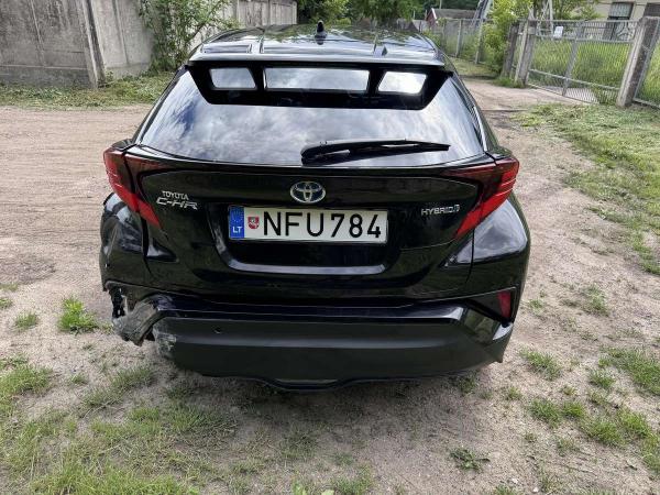 Черный Тойота C-HR 2021 в Каунас, объемом двигателя 1.80 л и пробегом 70 тыс. км за 14600 €, фото 6 на AUTOMOTO.COM.LV