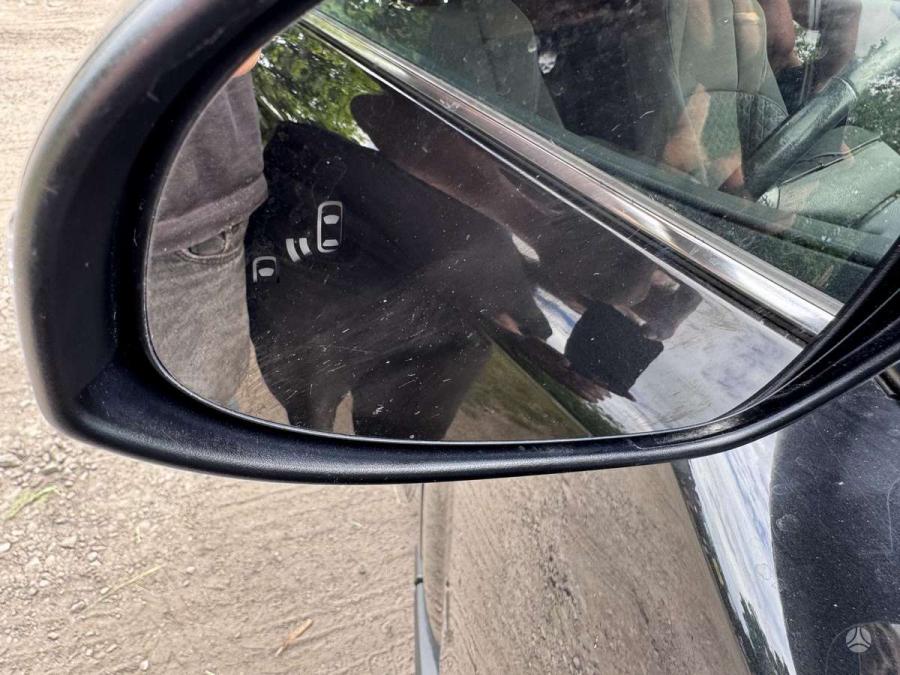 Black Toyota C-HR 2021 in Kaunas, with an engine capacity of 1.80 L and mileage of 70 thousand km for 14600 €, photo 9 on AUTOMOTO.COM.LV