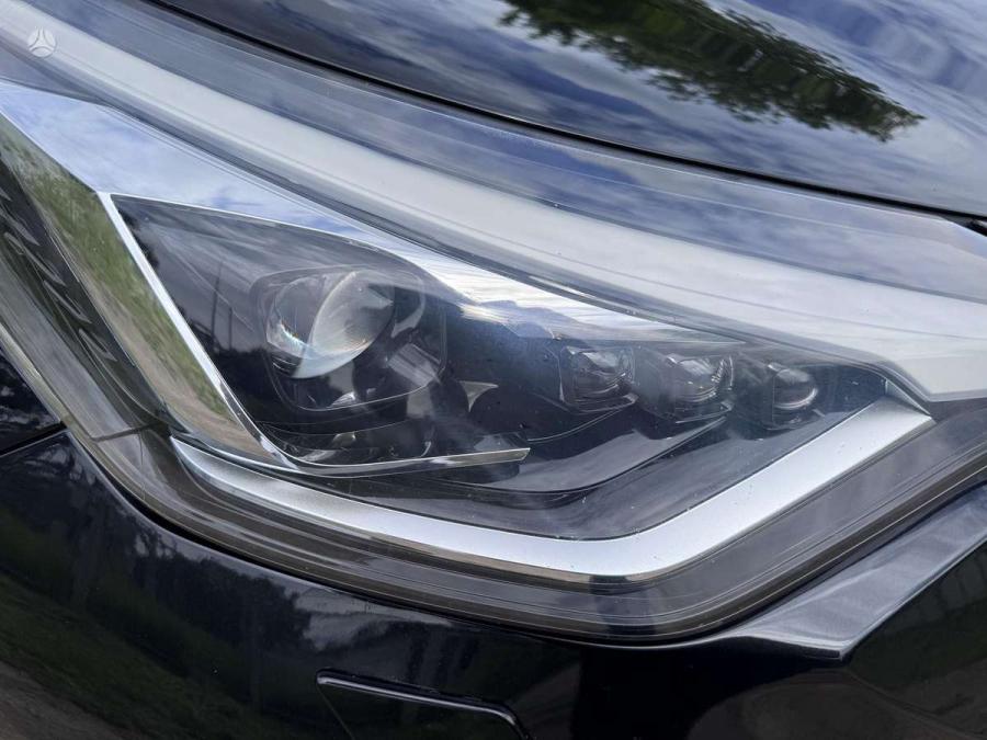 Black Toyota C-HR 2021 in Kaunas, with an engine capacity of 1.80 L and mileage of 70 thousand km for 14600 €, photo 12 on AUTOMOTO.COM.LV