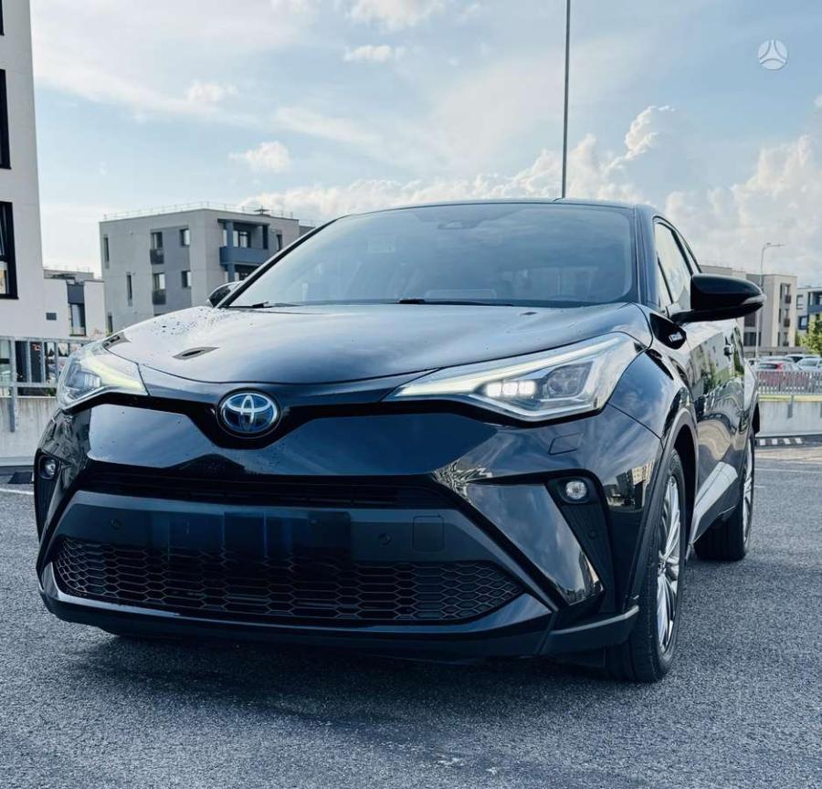 Черный Тойота C-HR 2021 в Вильнюс, объемом двигателя 1.80 л и пробегом 80 тыс. км за 24900 €, фото 1 на AUTOMOTO.COM.LV