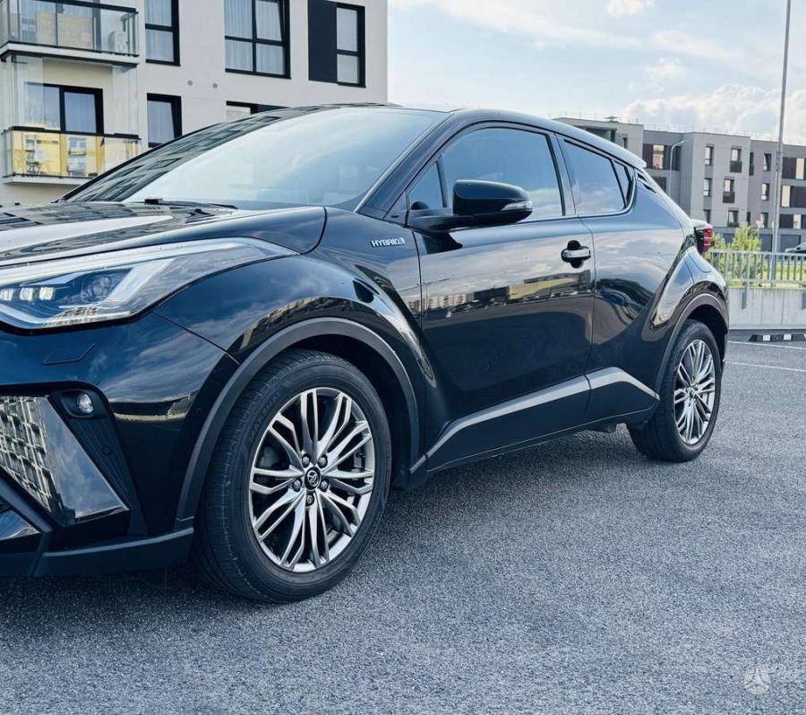 Черный Тойота C-HR 2021 в Вильнюс, объемом двигателя 1.80 л и пробегом 80 тыс. км за 24900 €, фото 8 на AUTOMOTO.COM.LV