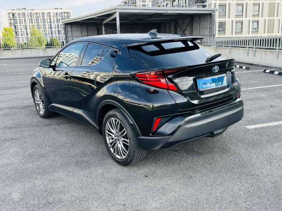 Черный Тойота C-HR 2021 в Вильнюс, объемом двигателя 1.80 л и пробегом 80 тыс. км за 24900 €, фото 12 на AUTOMOTO.COM.LV