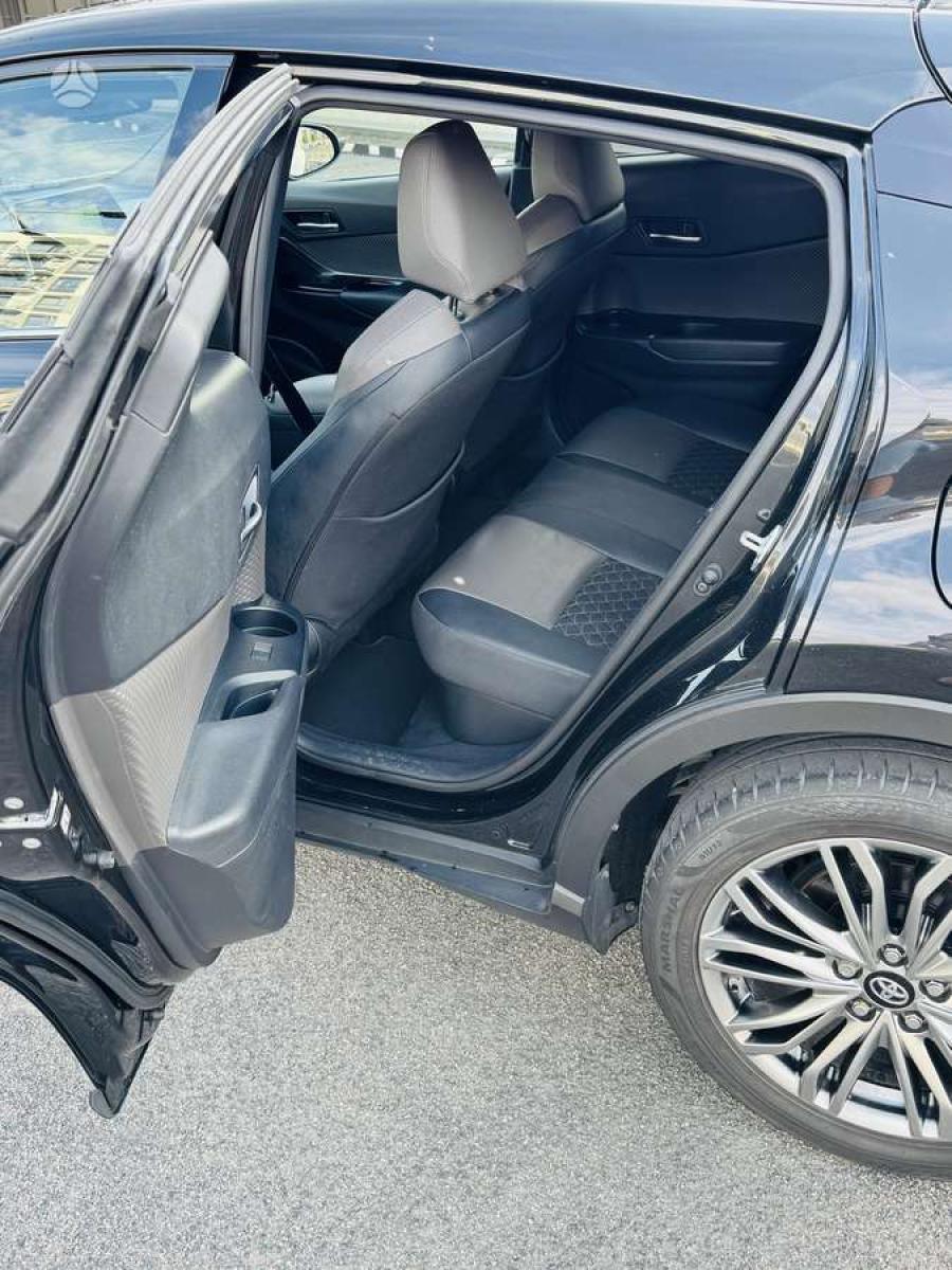 Черный Тойота C-HR 2021 в Вильнюс, объемом двигателя 1.80 л и пробегом 80 тыс. км за 24900 €, фото 21 на AUTOMOTO.COM.LV