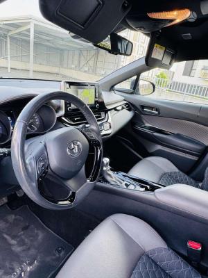 Черный Тойота C-HR 2021 в Вильнюс, объемом двигателя 1.80 л и пробегом 80 тыс. км за 24900 €, фото 32 на AUTOMOTO.COM.LV