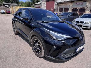 Black Toyota C-HR 2021 in Kaunas, with an engine capacity of 1.80 L and mileage of 70 thousand km for 14550 €, photo  on AUTOMOTO.COM.LV