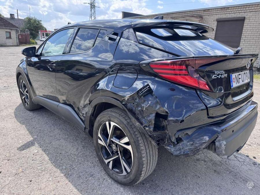Melns Toyota C-HR 2021 Kauņa, ar dzinēja tilpumu 1.80 L un nobraukumu 70 tūkst. km par 14550 €, foto 7 vietnē AUTOMOTO.COM.LV