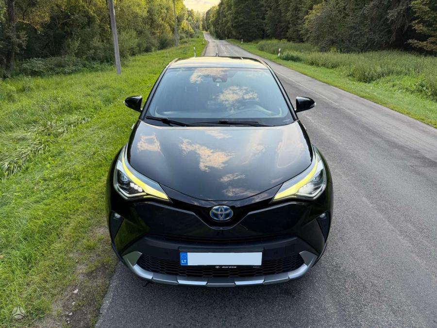 Черный Тойота C-HR 2021 в Вильнюс, объемом двигателя 1.99 л и пробегом 150 тыс. км за 20500 €, фото 3 на AUTOMOTO.COM.LV