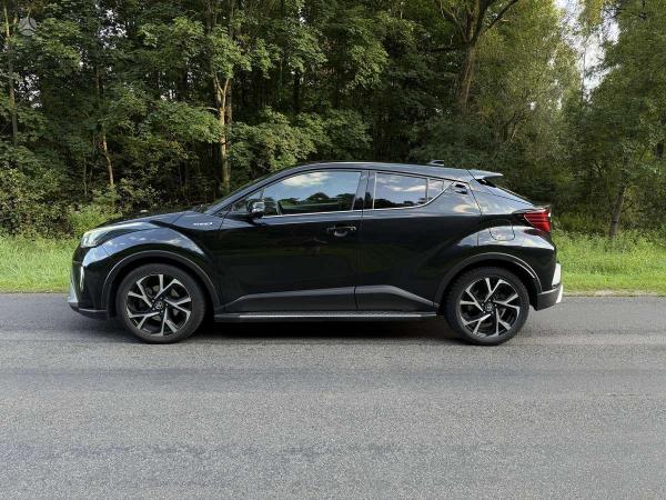 Melns Toyota C-HR 2021 Viļņa, ar dzinēja tilpumu 1.99 L un nobraukumu 150 tūkst. km par 20500 €, foto 5 vietnē AUTOMOTO.COM.LV