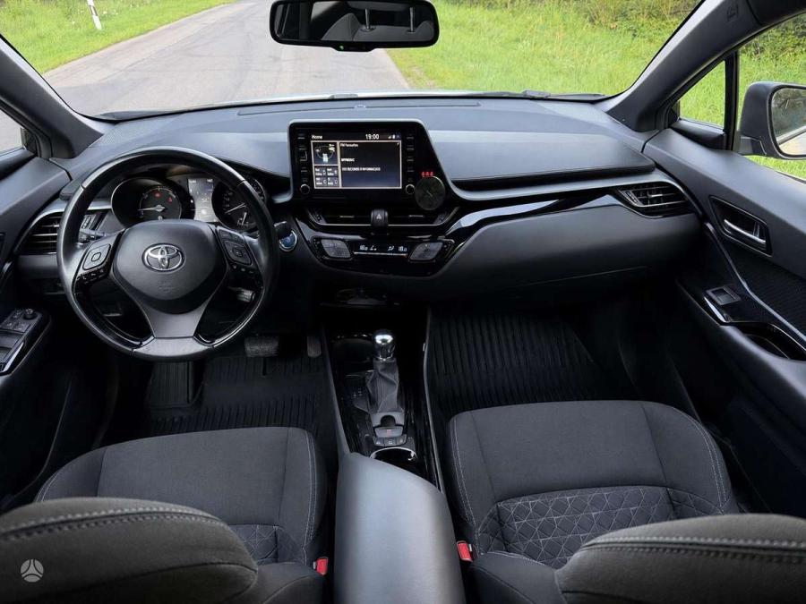 Черный Тойота C-HR 2021 в Вильнюс, объемом двигателя 1.99 л и пробегом 150 тыс. км за 20500 €, фото 10 на AUTOMOTO.COM.LV