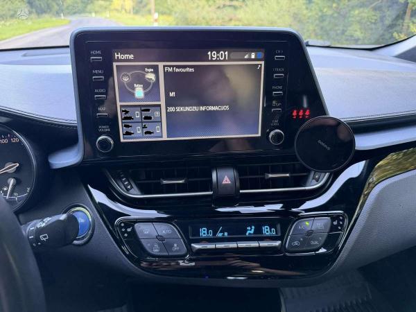 Melns Toyota C-HR 2021 Viļņa, ar dzinēja tilpumu 1.99 L un nobraukumu 150 tūkst. km par 20500 €, foto 11 vietnē AUTOMOTO.COM.LV