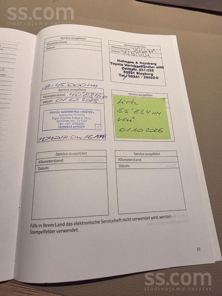 Black Toyota C-HR 2022 in Riga, with an engine capacity of 2.00 L and mileage of 45 thousand km for 25555 €, photo 7 on AUTOMOTO.COM.LV