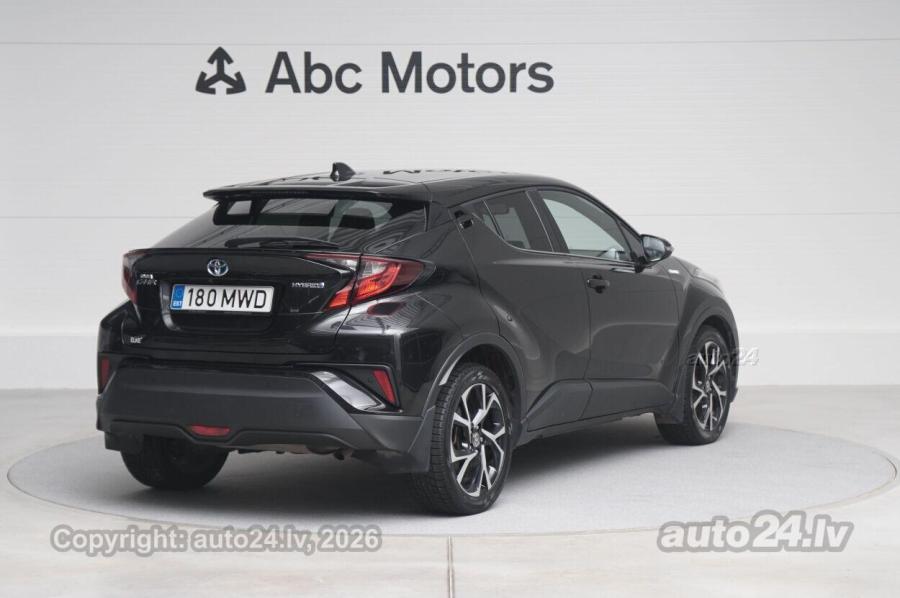 Melns Toyota C-HR 2022 Tallina, ar dzinēja tilpumu 1.80 L un nobraukumu 51 tūkst. km par 23590 €, foto 4 vietnē AUTOMOTO.COM.LV