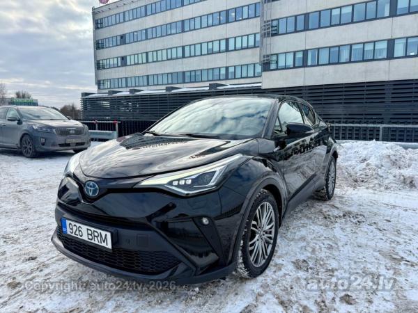 Black Toyota C-HR 2022 in Tallinn, with an engine capacity of 1.80 L and mileage of 36 thousand km for 21900 €, photo 2 on AUTOMOTO.COM.LV