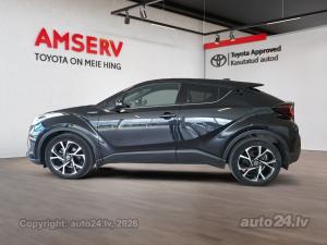 Black Toyota C-HR 2022 in Viljandi, with an engine capacity of 1.80 L and mileage of 51 thousand km for 21990 €, photo 4 on AUTOMOTO.COM.LV