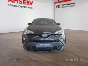 Black Toyota C-HR 2022 in Viljandi, with an engine capacity of 1.80 L and mileage of 51 thousand km for 21990 €, photo 6 on AUTOMOTO.COM.LV