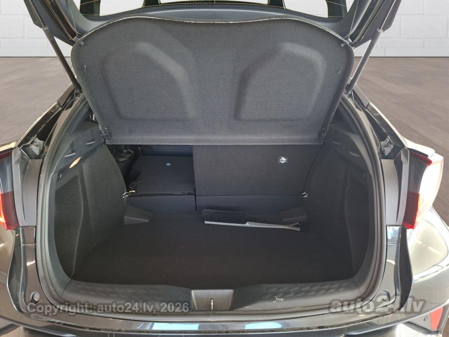 Black Toyota C-HR 2022 in Viljandi, with an engine capacity of 1.80 L and mileage of 51 thousand km for 21990 €, photo 11 on AUTOMOTO.COM.LV
