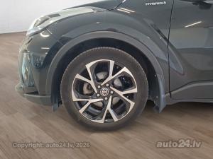 Black Toyota C-HR 2022 in Viljandi, with an engine capacity of 1.80 L and mileage of 51 thousand km for 21990 €, photo 16 on AUTOMOTO.COM.LV