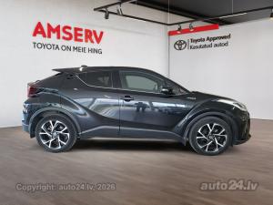 Black Toyota C-HR 2022 in Viljandi, with an engine capacity of 1.80 L and mileage of 51 thousand km for 21990 €, photo 17 on AUTOMOTO.COM.LV