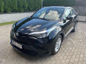 Black Toyota C-HR 2023 in Vilnius, with an engine capacity of 1.80 L and mileage of 26 thousand km for 24500 €, photo 2 on AUTOMOTO.COM.LV
