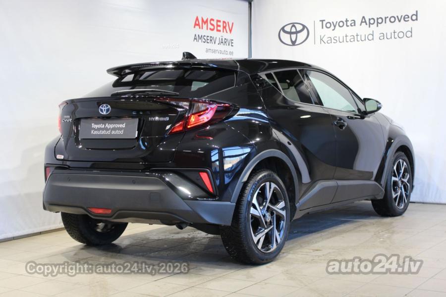 Black Toyota C-HR 2023 in Tallinn, with an engine capacity of 1.80 L and mileage of 31 thousand km for 24990 €, photo 3 on AUTOMOTO.COM.LV