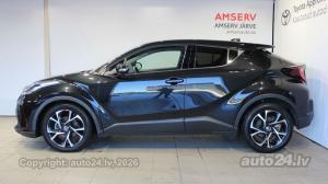 Black Toyota C-HR 2023 in Tallinn, with an engine capacity of 1.80 L and mileage of 31 thousand km for 24990 €, photo 4 on AUTOMOTO.COM.LV