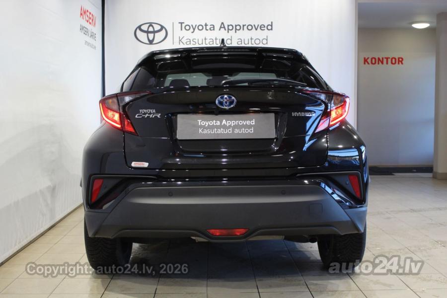 Black Toyota C-HR 2023 in Tallinn, with an engine capacity of 1.80 L and mileage of 31 thousand km for 24990 €, photo 5 on AUTOMOTO.COM.LV