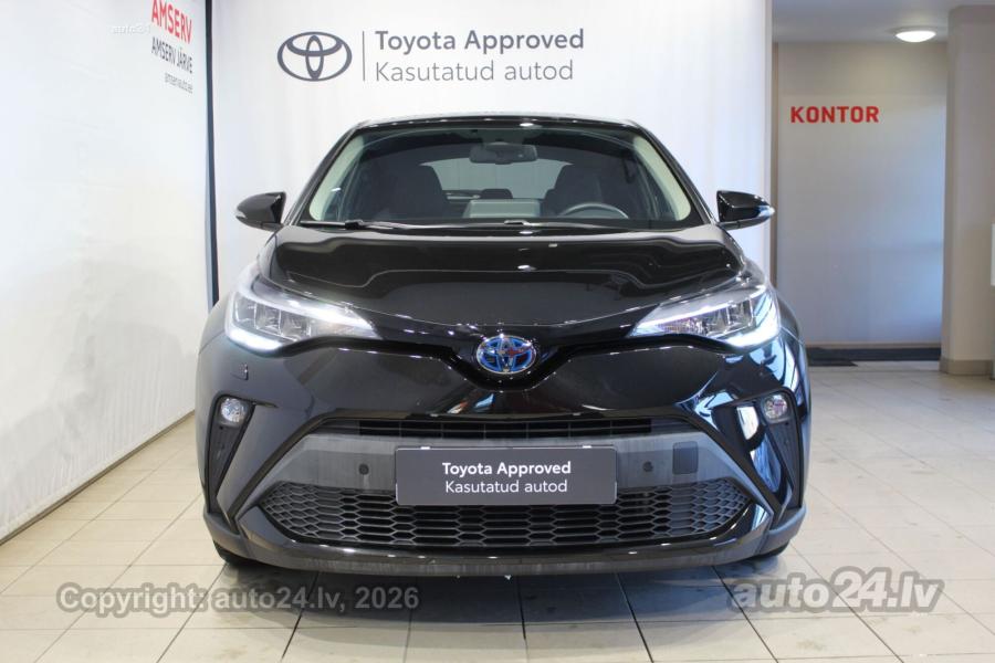 Black Toyota C-HR 2023 in Tallinn, with an engine capacity of 1.80 L and mileage of 31 thousand km for 24990 €, photo 6 on AUTOMOTO.COM.LV